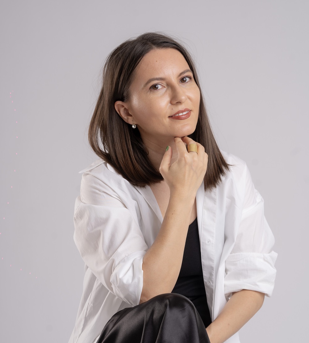 Jooca: Povestea unui Studio Născut din Valuri, Reinventat sub Soarele ...